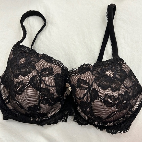 Victoria's Secret | Tops | Sexy 34dd Lace Victorias Secret Demi Bra ...
